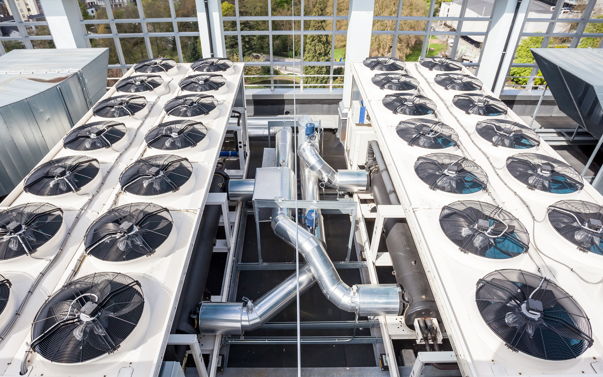 Choosing the Right Size for Your Commercial Chiller Installation